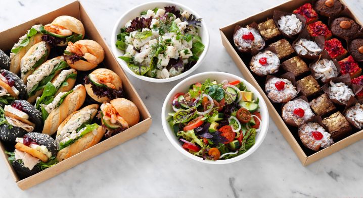 Guide to Catering On a Budget: 8 Cheap Catering Ideas