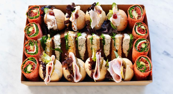 Guide to Catering On a Budget: 8 Cheap Catering Ideas